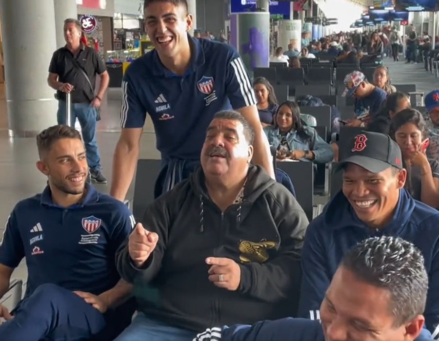 Pelotas y Letras | Por Hugo Illera | Junior y Maelo, está doliendo ...